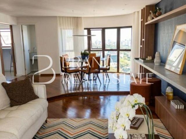 Apartamento reformado para venda na Vila Clementino, com 2 suítes, 2 vagas, hall privativo. Semi mob