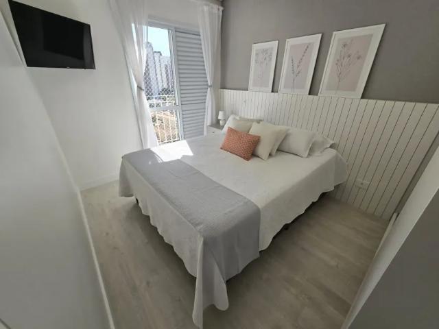 Apartamento REFORMADO para venda no Tatuapé de 63 m com 2 dormitórios, sacada e 1 vaga