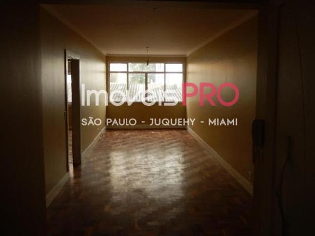 Apartamento reformado para venda no Itaim