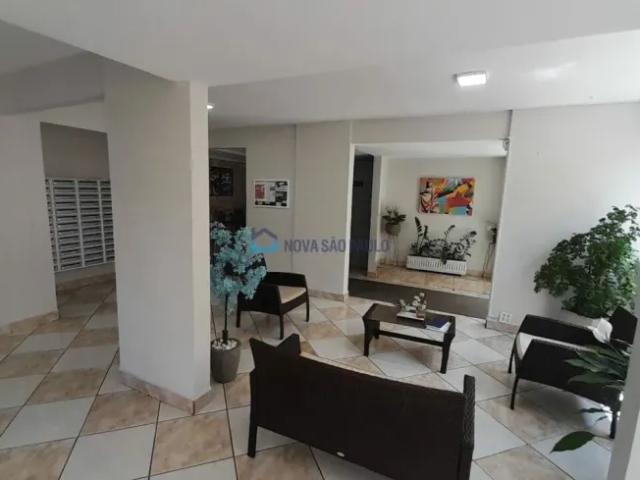 Apartamento reformado, Zoológico, próximo a escolas, supermercados, drogarias, padarias, feiras
