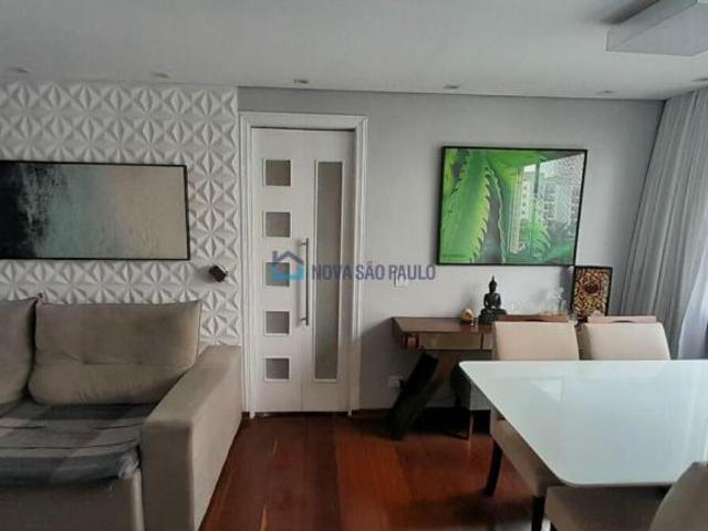 Apartamento reformado, Zoológico, próximo a escolas, supermercados, drogarias, padarias, feiras