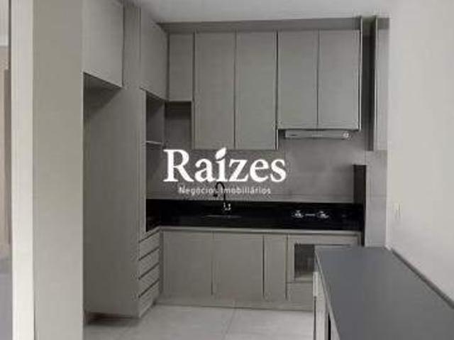 Apartamento residencial 3 quartos sendo 2 suítes com varanda gourmet e porcelanato em Uberlândia