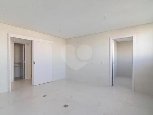 Apartamento Residencial 3 suítes e 3 vagas no Água Verde