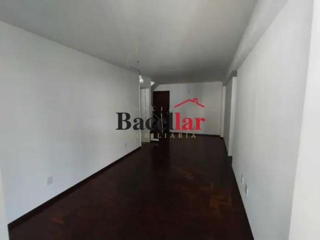 Apartamento: / Residencial / Tijuca