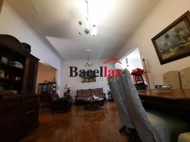 Apartamento: / Residencial / Tijuca