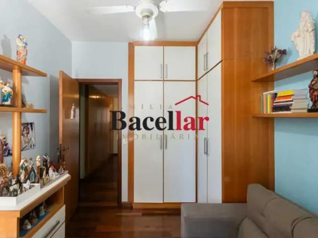 Apartamento: / Residencial / Tijuca