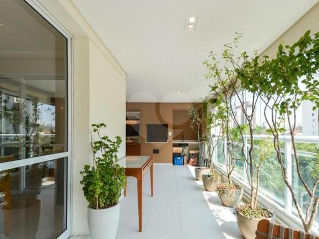 Apartamento Residencial VILA MARIANA Área Útil: 188 m² Área Total: 188 m²
