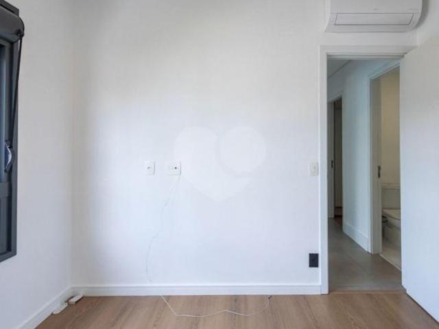 Apartamento Residencial a venda no CAMPO BELO !