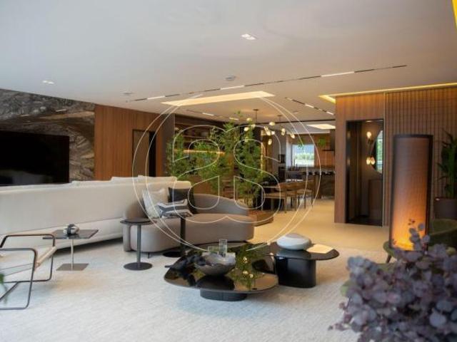 Apartamento residencial à venda em Vila Clementino, com 290m², 4 suítes e 4 vagas!