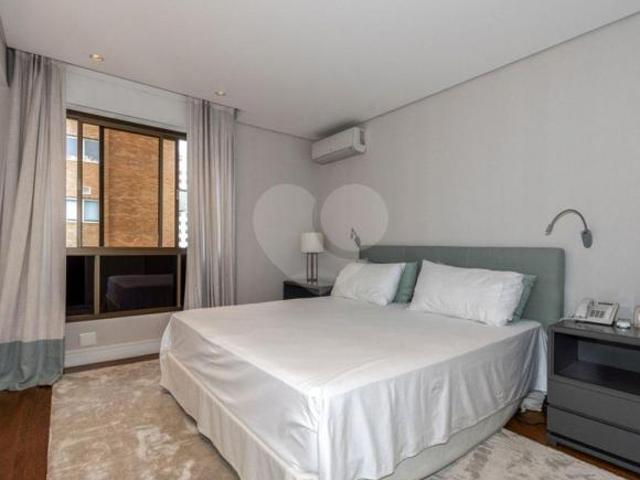 Apartamento com 450 m² e 3 quartos à venda e aluguel em Itaim Bibi