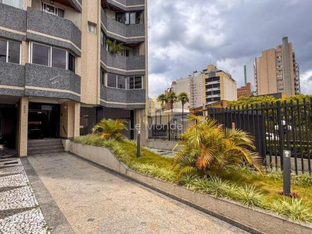 Apartamento Residencial / Batel