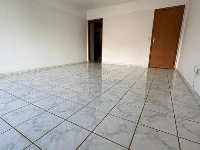 Apartamento Residencial com 03 Dormitórios no bairro Vila Sinibaldi