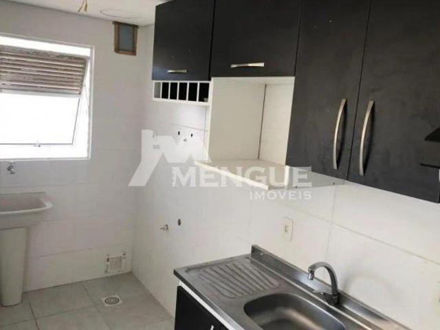 Apartamento residencial com 2 dormitórios e 1 vaga, em condomínio à venda no bairro Alto Petrópolis