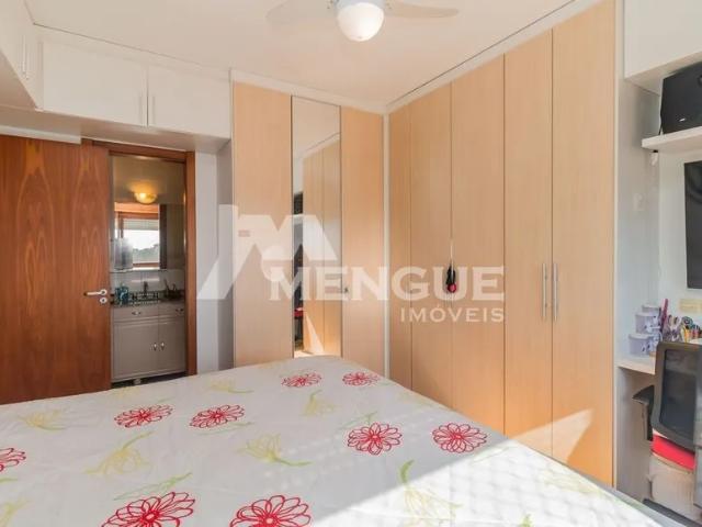 Apartamento residencial com 2 dormitórios e 1 vaga em condomínio à venda no bairro Vila Ipiranga em