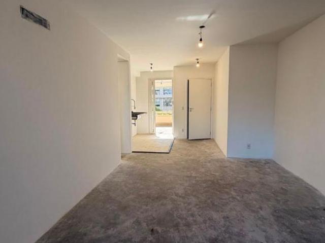 Apartamento Residencial com Quintal Privativo em Santana