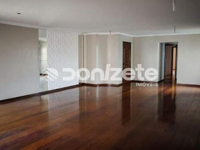 Apartamento Residencial de 4 suítes com 214 m², 4 vagas, Vila Bastos – Santo André