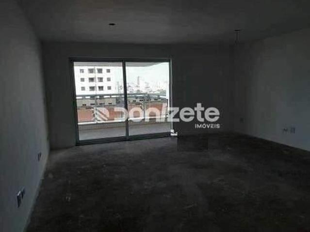 Apartamento residencial de 150 m² com 3 suítes, 3 vagas e área de serviço no Campestre, Santo André