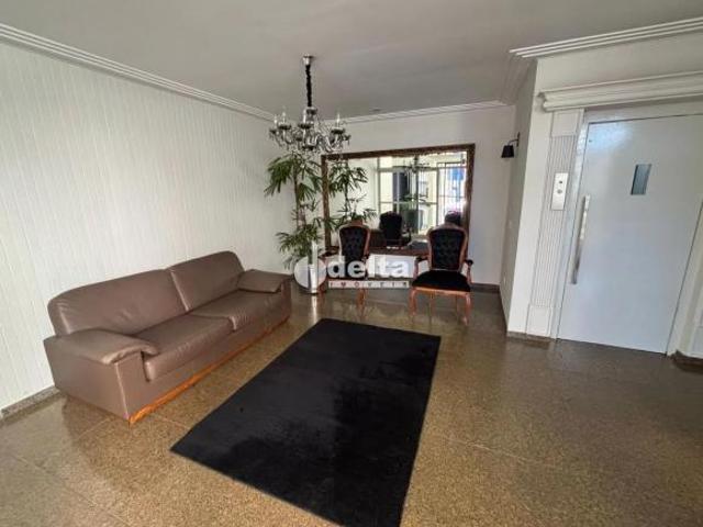 Apartamento residencial disponível para venda no bairro Tabajaras em Uberlândia MG