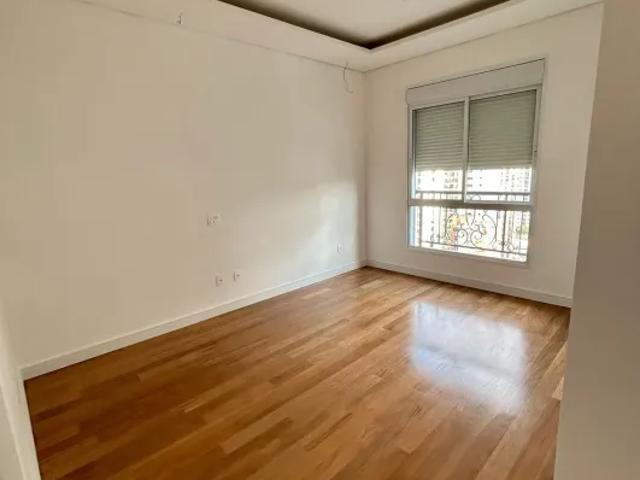 Luxuoso Apartamento à Venda em Moema, São Paulo SP: 4 Quartos, 4 Suítes, 7 Banheiros, 5 Vagas de Gar