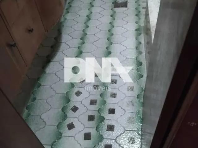 Apartamento: / Residencial / Humaitá