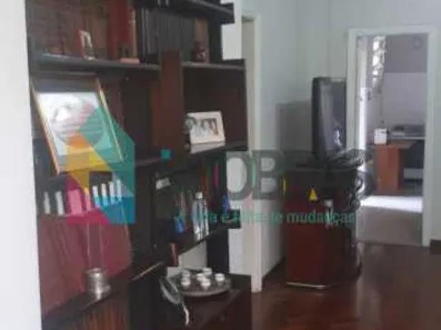 Apartamento: / Residencial / Humaitá