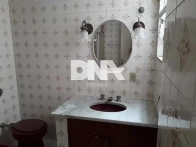 Apartamento: / Residencial / Leblon