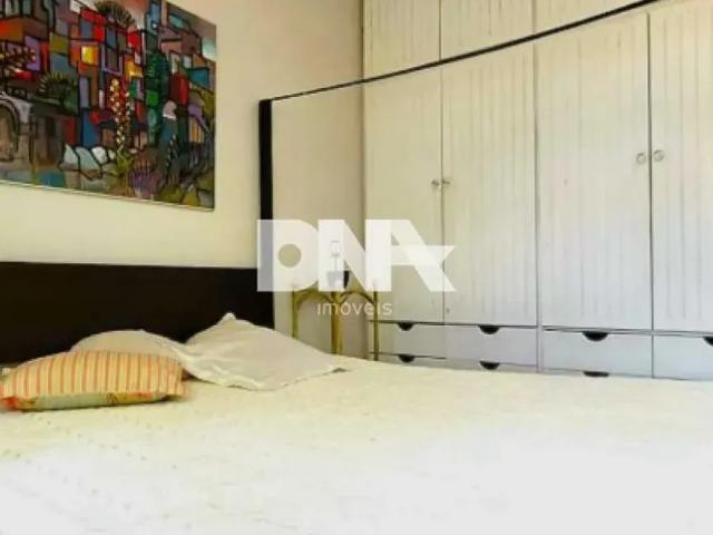 Apartamento: / Residencial / Leblon