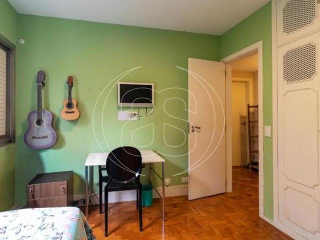 Apartamento residencial na região do Jardim Marajoara, com 160m², 4 dormitórios e 1 suíte!