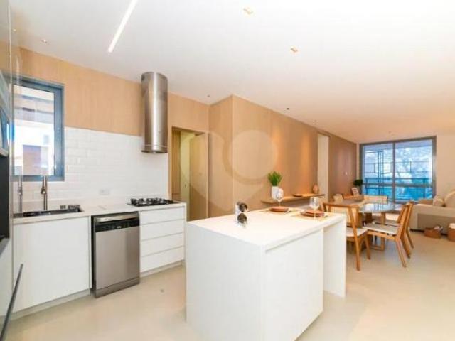 Apartamento Residencial no Bairro Rebouças