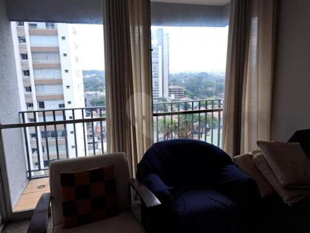 Apartamento Residencial PINHEIROS Área Útil: 121 m² Área Total: 429 m²