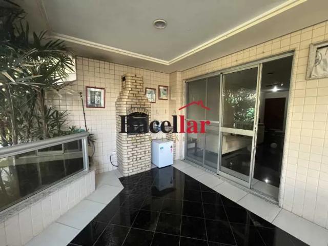 Apartamento: / Residencial / Recreio dos Bandeirantes
