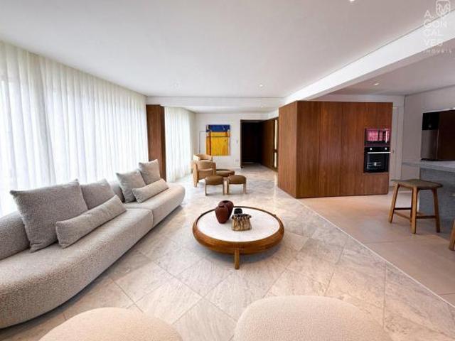 Apartamento Retrofit, 04 Suítes, 03 Vagas, 271m², Batel, Curitiba
