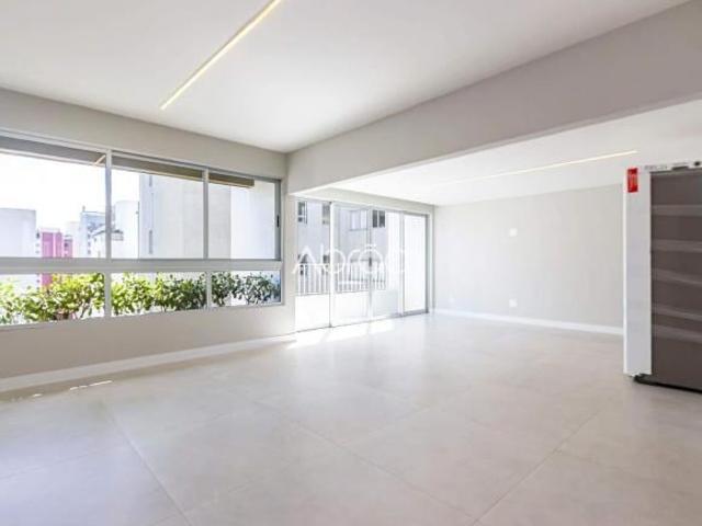 Apartamento Retrofit à Venda no Batel – Edifício C