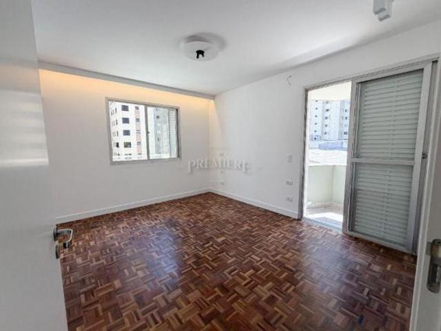 Apartamento retrofitado com 3 suítes, 215m² Rebo