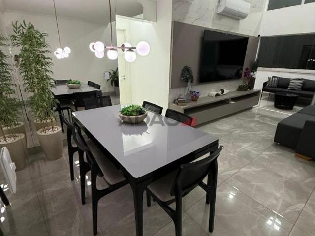 Apartamento Rico em Planejados | 3 Suítes | 2 Vagas | Jardim Goiás Apartamento com 3 Quarto s por R