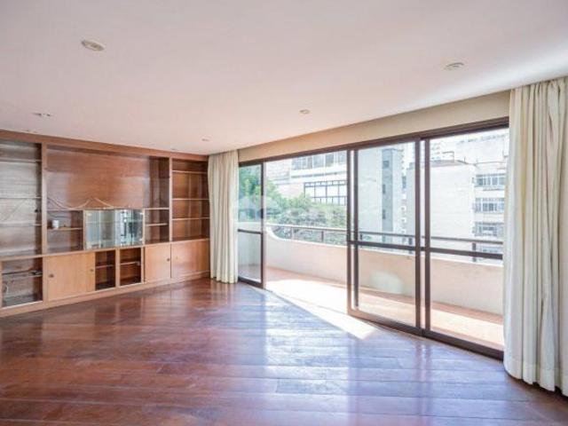 Apartamento Santa Cecília com varanda em condomínio de alto padrão