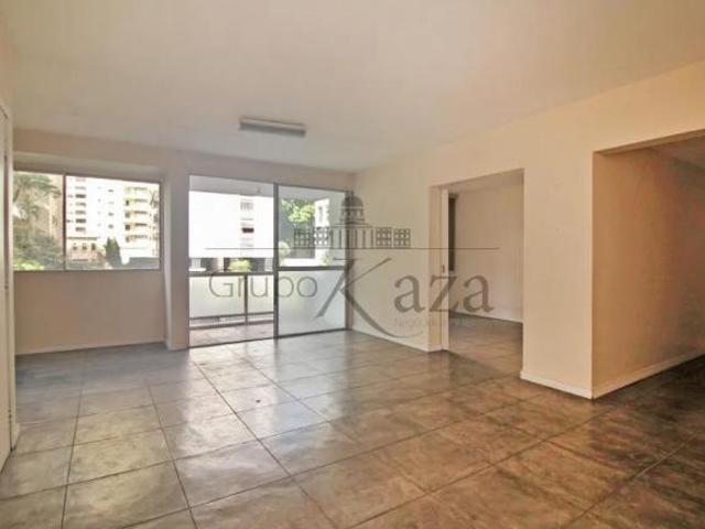Apartamento Santa Cecília 4 Dormitórios 135m²