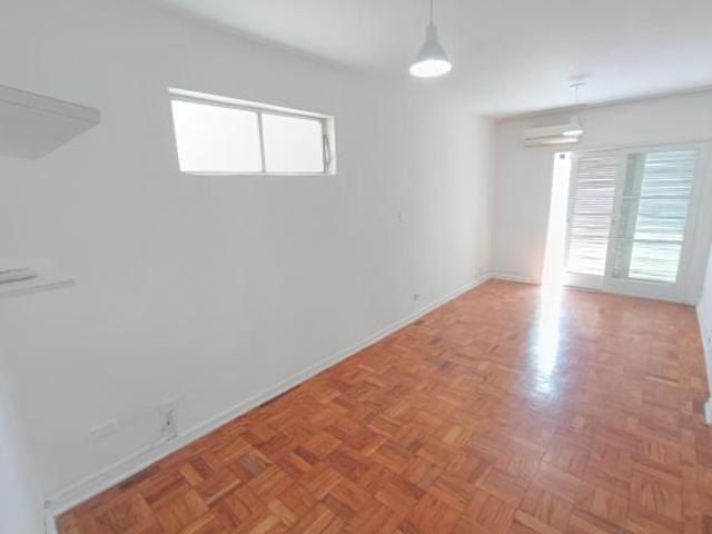 Apartamento sala living de 44m² com varanda com vaga Gonzaga !