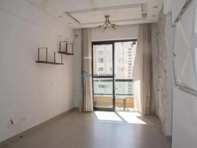 Apartamento Saúde, 2 dormitórios 1 vaga livre, reformado