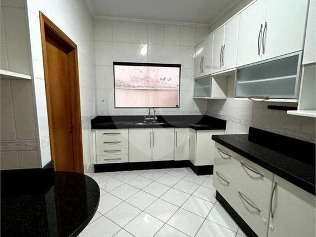 Casa de Condomínio Saúde 3 Dormitórios 1 Suíte 2 Vagas Venda / Compra