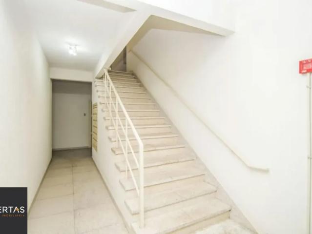 Apartamento semi mobilado de 2 dormitórios bairro Moinhos de Vento