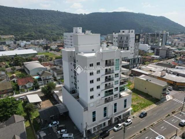 Apartamento semi mobiliado