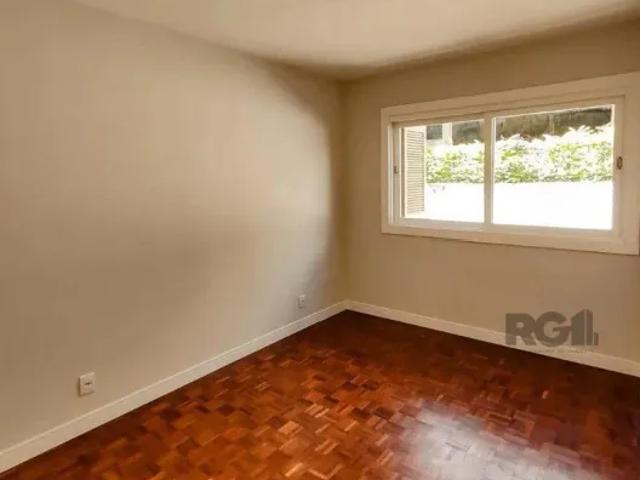 Apartamento semi mobiliado, 67m², 2 dormitórios, 1 vaga no bairro Petrópolis