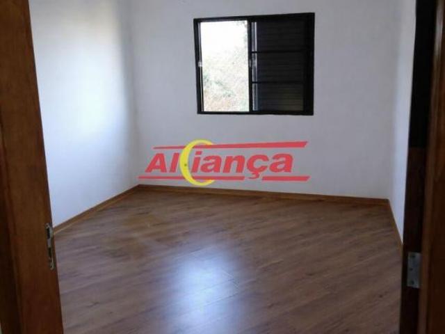 APARTAMENTO SEMI MOBILIADO