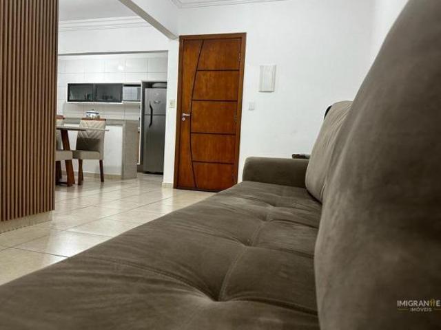Apartamento semi mobiliado à venda na mirim, em Praia Grande SP