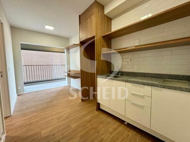 Apartamento semi mobiliado à venda no Brooklin com 2 quartos e sala integrada a varanda