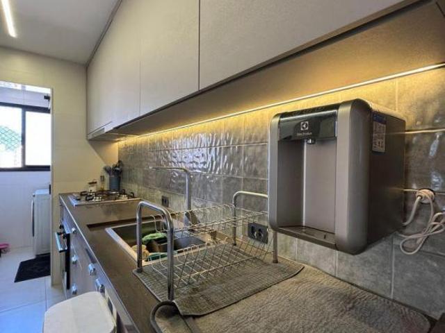 Apartamento semi mobiliado à venda no Canto do Forte, em Praia Grande SP