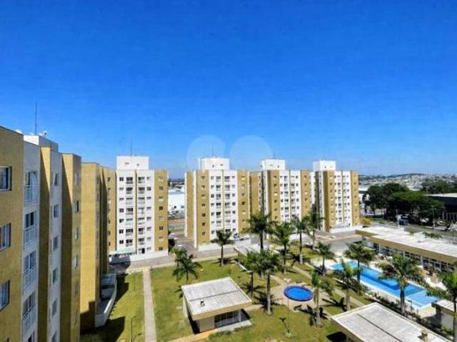 Apartamento Semi Mobiliado à Venda no Portão Curitiba PR