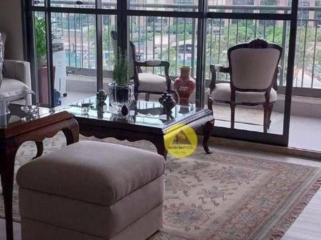 Apartamento semi mobiliado à venda, 2 dormitórios e 2 vagas, 90m2, R$ 1.750.000,00 Barra Funda