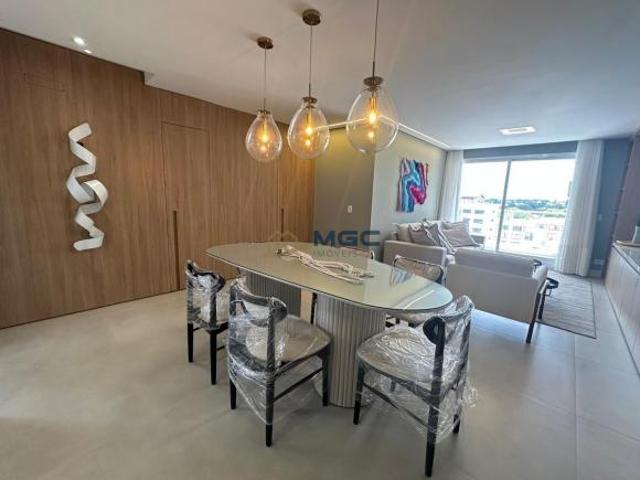 Apartamento semi mobiliado Batel